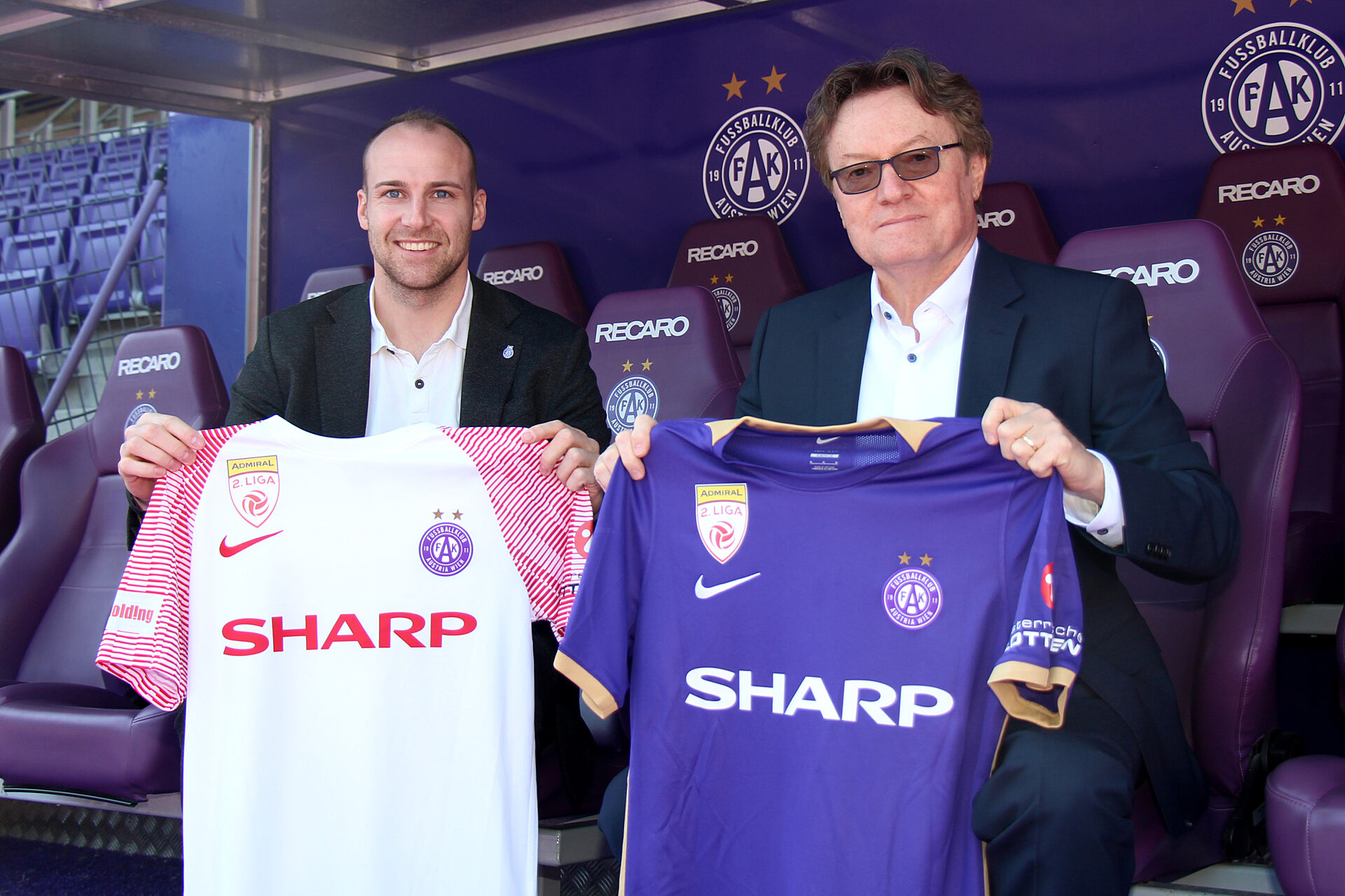 SHARP erneut Brustsponsor der Young Violets