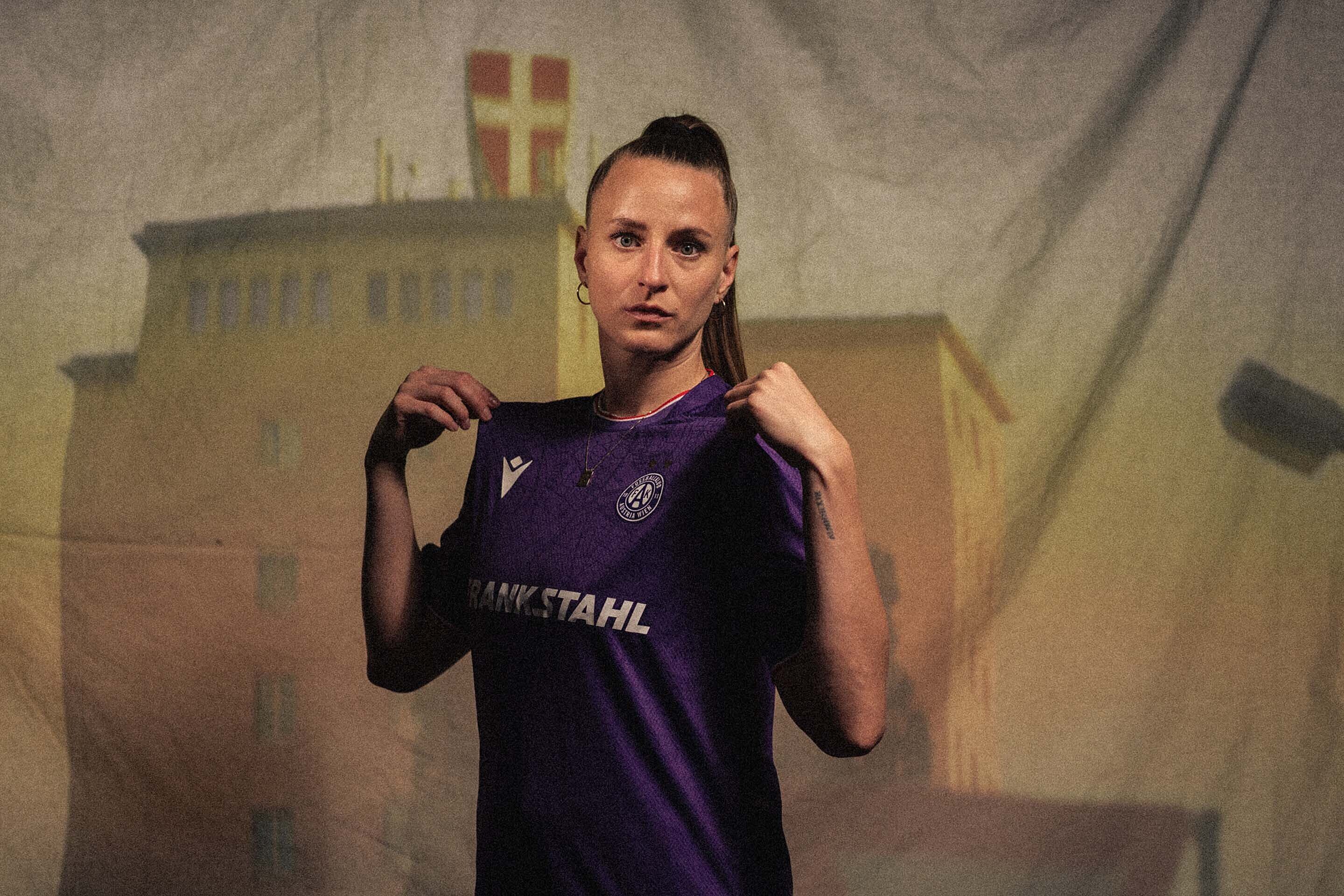 Neues Heimtrikot ab sofort online erhältlich!