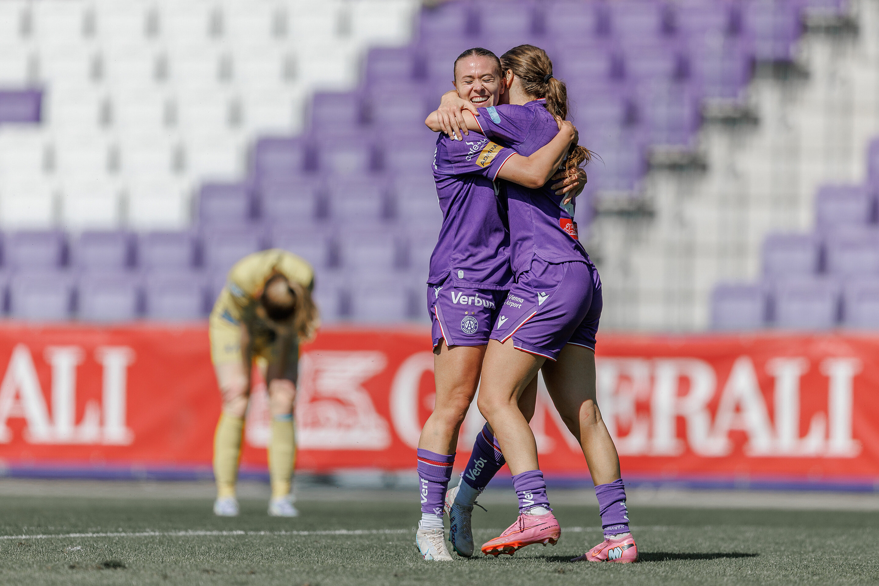 Vienna is Violet after a 3-0 derby win!