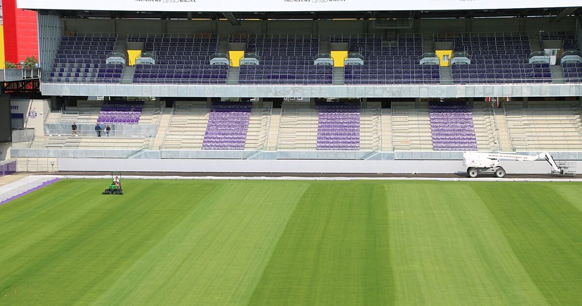 Der Rasen in der Generali-Arena hat System