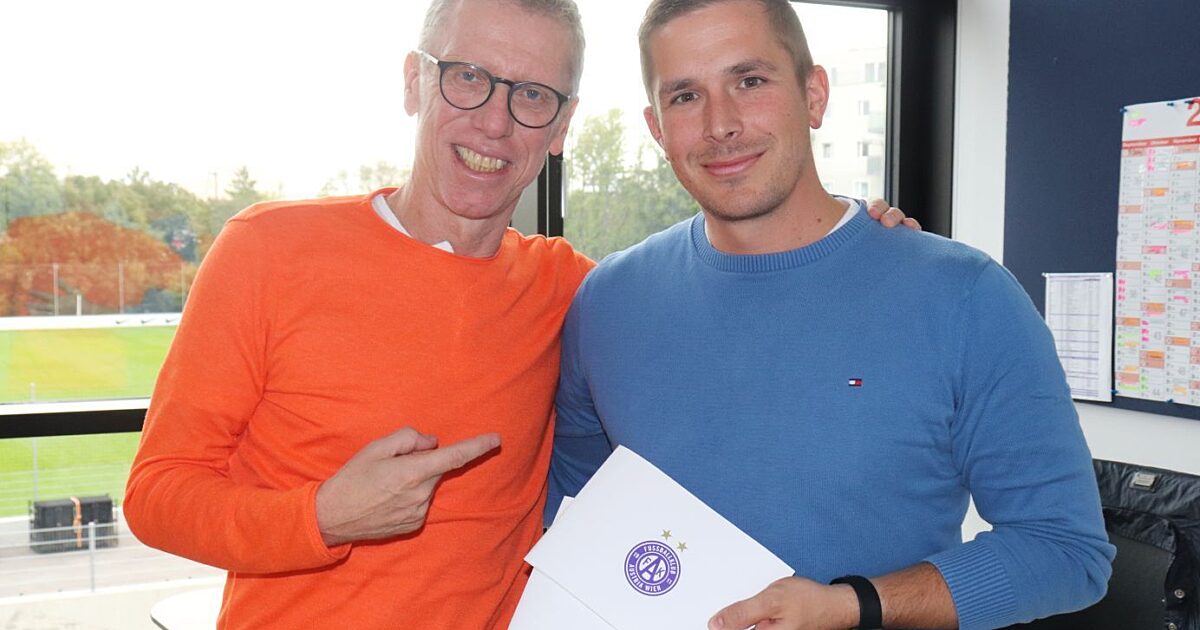 Austria Wien member Ivo met Peter Stöger
