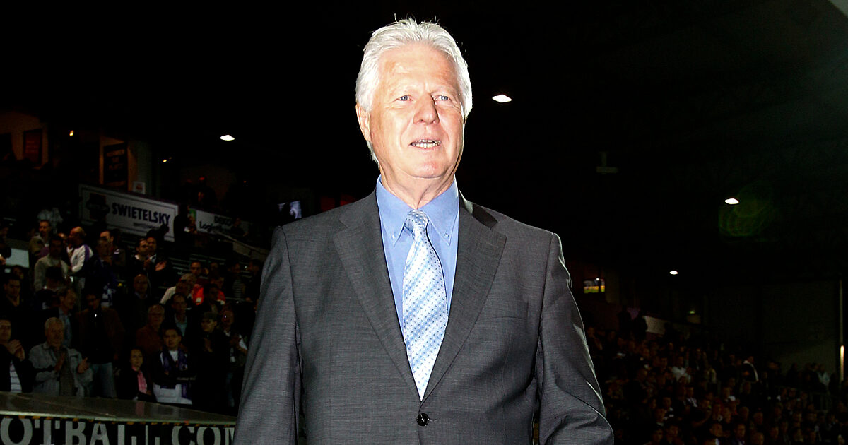 Austria Wien gratuliert Hermann Stessl zum 80er!